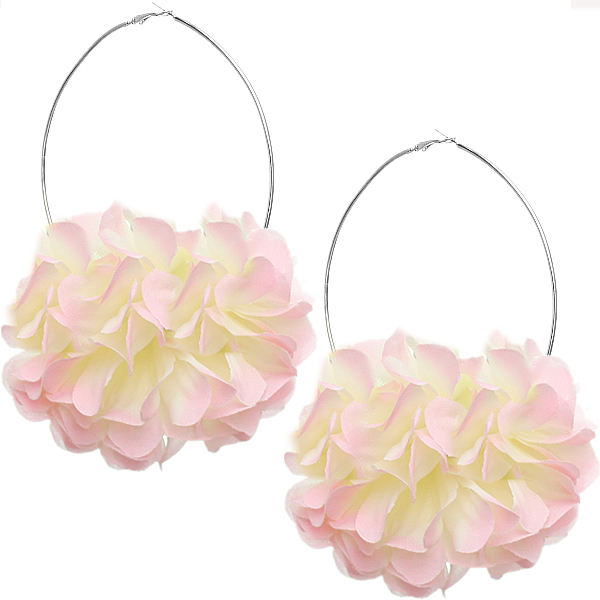 25 Fun Ways to Wear Floral This Year - Styles Weekly