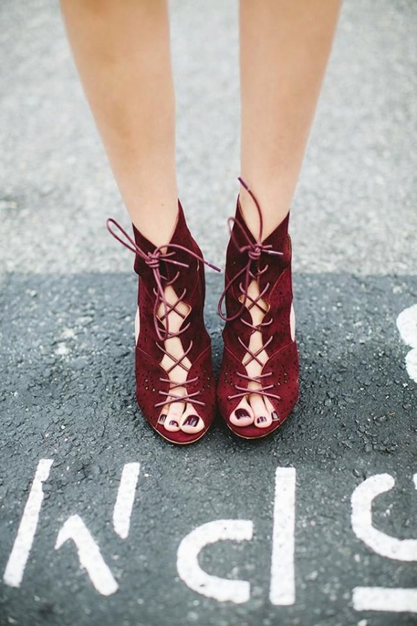 23 Stunning Ways to Wear Marsala - Styles Weekly