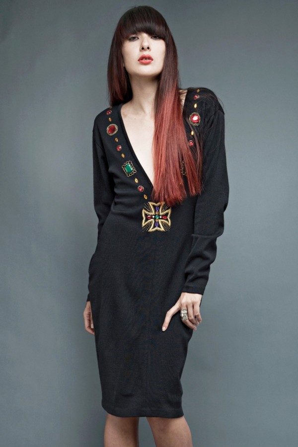 22 Plunging Neckline Looks for This Fall/Winter - Styles Weekly