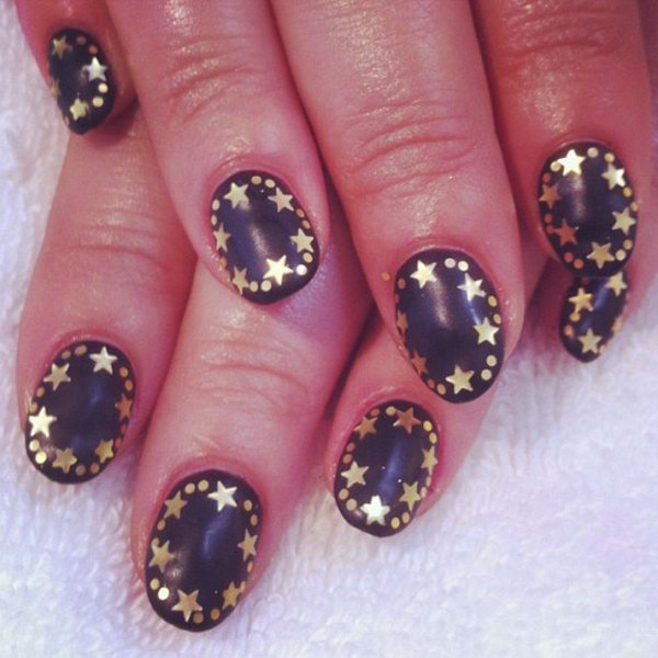17 Stunnig Star Nail Designs for Fashionistas - Styles Weekly
