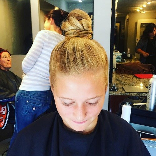 7 Cool Stylish Top Buns You Can Try This Season! - Styles Weekly