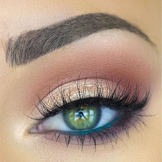 10 Amazing Makeup Looks Featuring Green Eye Shadow - Styles Weekly